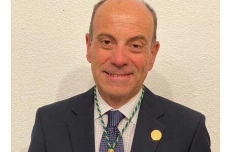 Rompiendo paradigmas en la Medicina Veterinaria: Aleen Cust - Pet Industry