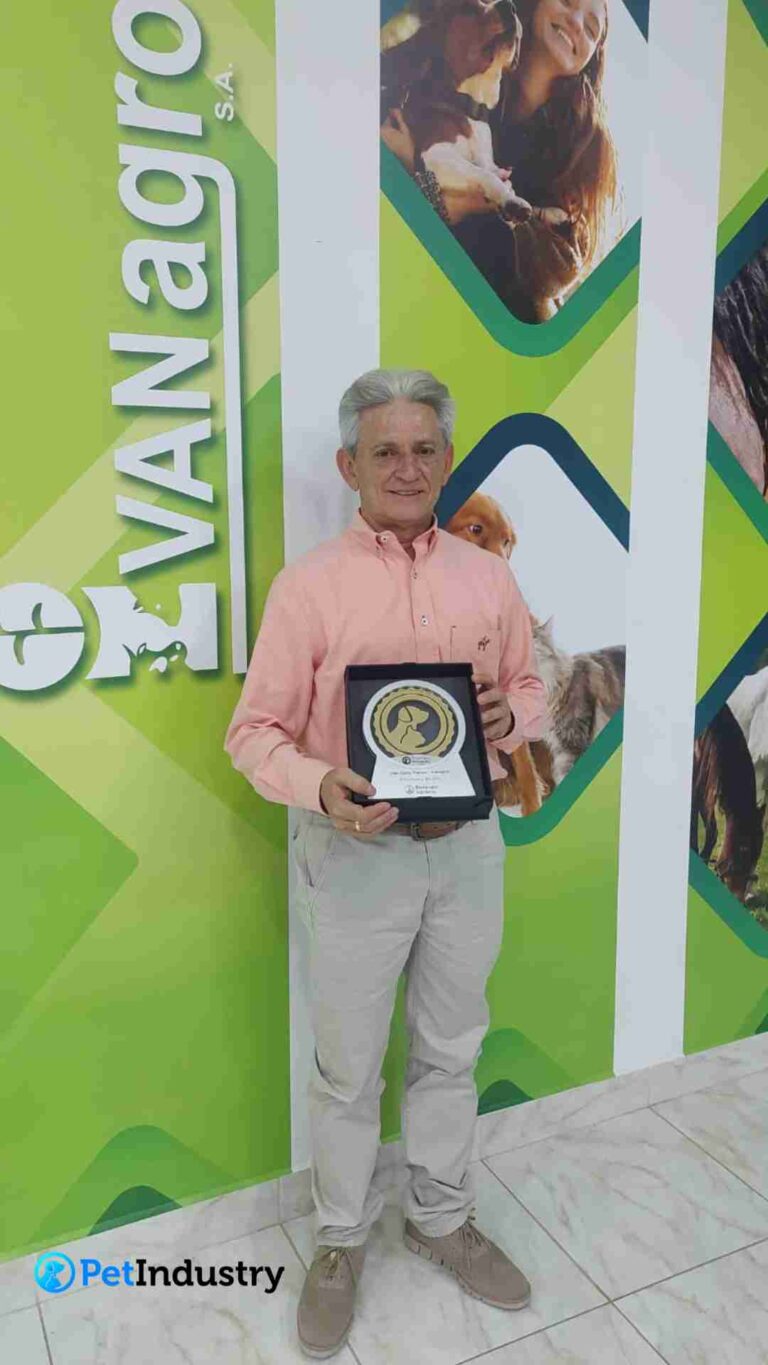 Ivan Darío Franco: Empresario del Año en la Industria Veterinaria - Pet Industry